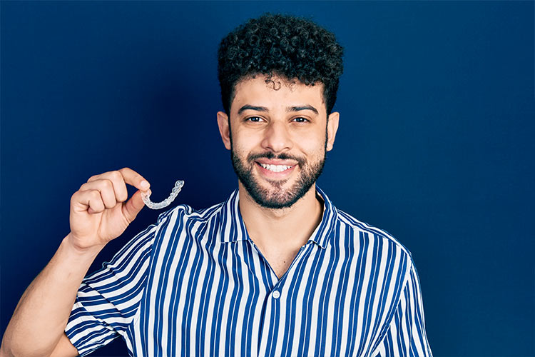 ¿Qué Tipos de Brackets le convienen a una persona adulta? » Sonrisas ...